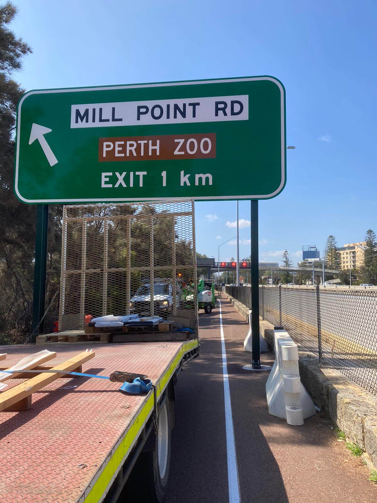Road Safety Signage For Kwinana ‘Smart Freeway’ Technology Project ...